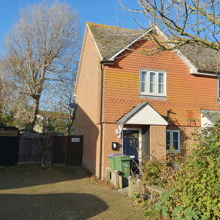 8 Paddock Close, Lydd, Romney Marsh TN29 9BT