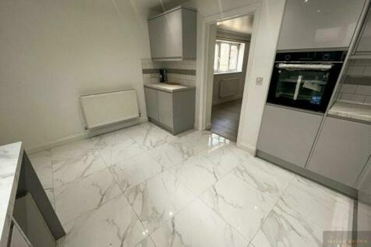 9 Derby Road, Heanor, Derbyshire DE75 7QG